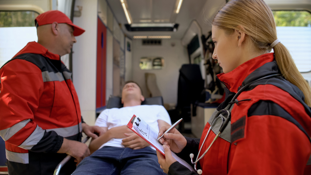 Transport teams and patient handoff reports